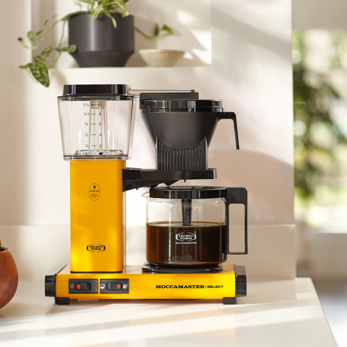 How to Clean & Descale Moccamaster Filter Coffee Machine – Redber Coffee